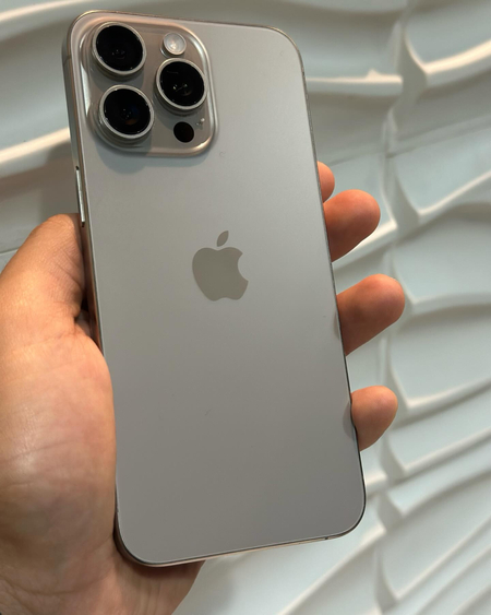 iPhone 15 Pro Max Ideal