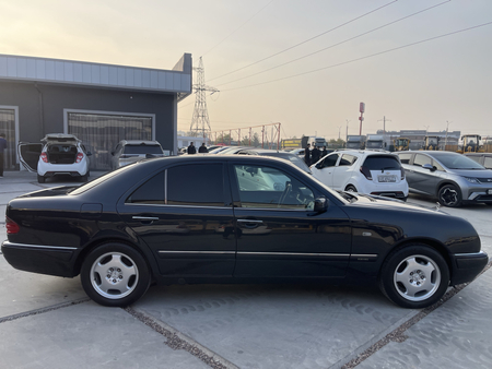 Mercedes Benz W210 E230