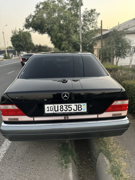 Mercedes-benz w140 черного цвета