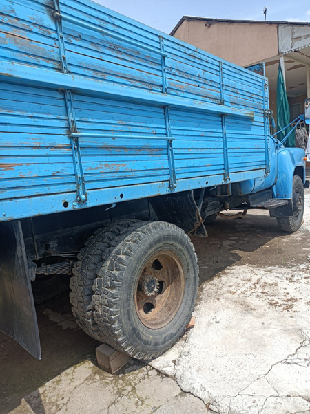 Gaz 53 sotiladi 4600 y.e