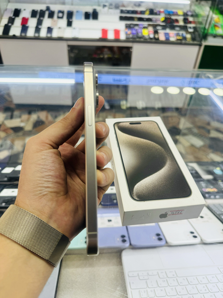 iPhone 15 Pro Max 256 gb natural