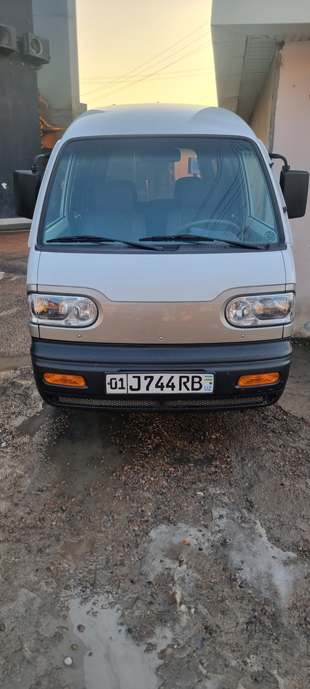 Srochniy damaz sotiladi