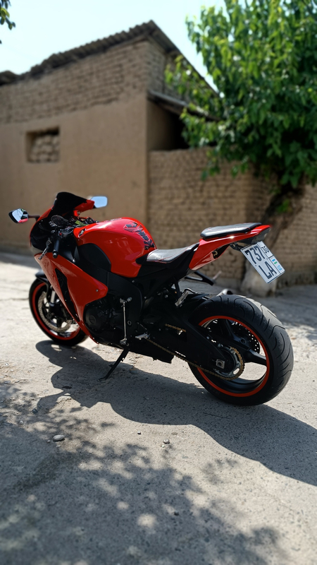 Продаётся Honda CBR1000rr FB