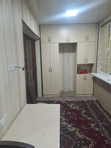 Продается 4 комнатная квартира. В дол дороги. ПОД ОФИС