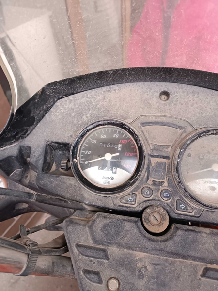 Lochin Mototsikl sotiladi