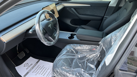 Tesla Model Y dual motor yurmagan