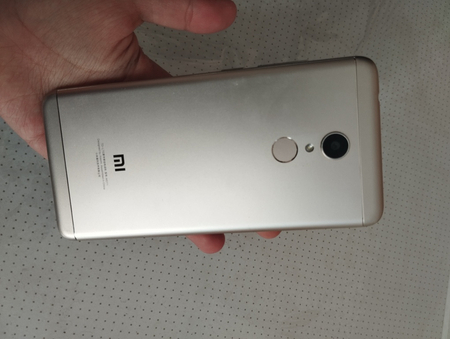 Хороший телефон Redm 5