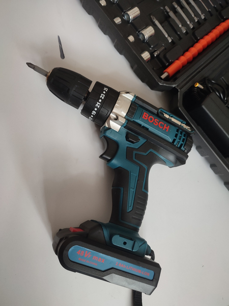 Шуруповерт BOSCH