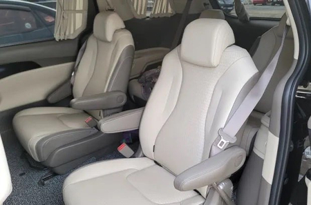 Kia Carnival Hi Limousine 2023