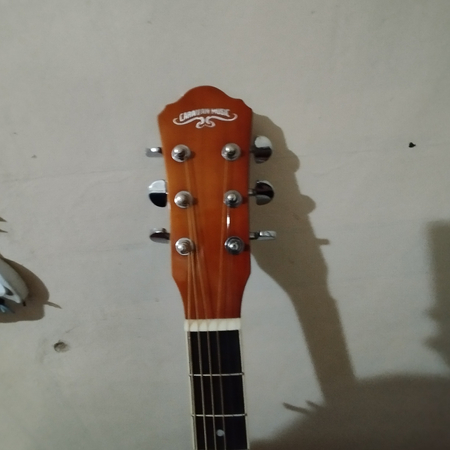 YANGI Gitara sotiladi