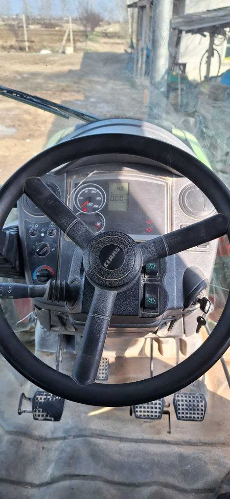 Axos 340 traktor sotiladi 100 ot kuchli