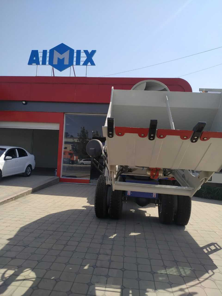 Автобетоносмеситель с самозагрузкой