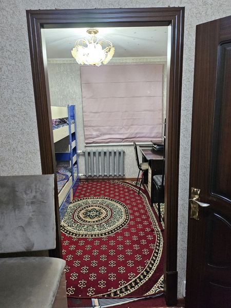 Срочно квартира сотилади. Бывшие общежитие