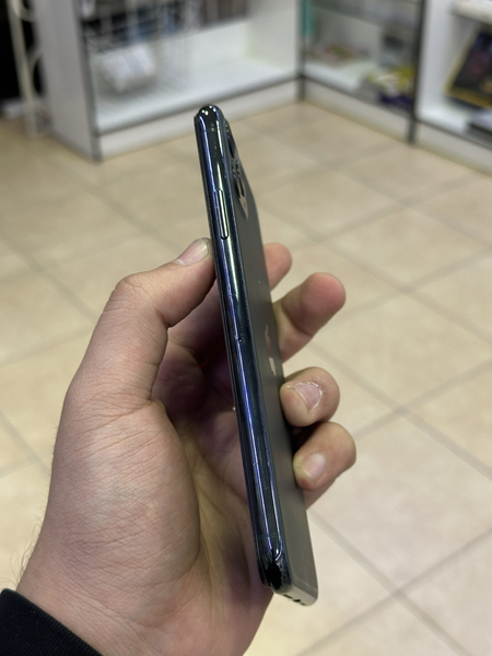 Iphone 11 pro max 255$