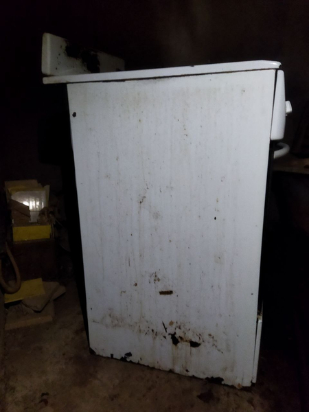 Gaz plita sotiladi
