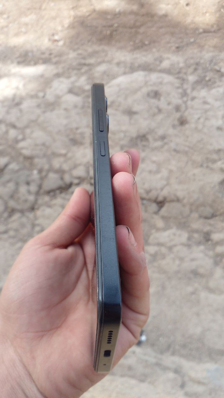 Redmi 12 
6.128gb
2oyli tel
Kor dok full
Holati ideal 
Rangi qora
Obme