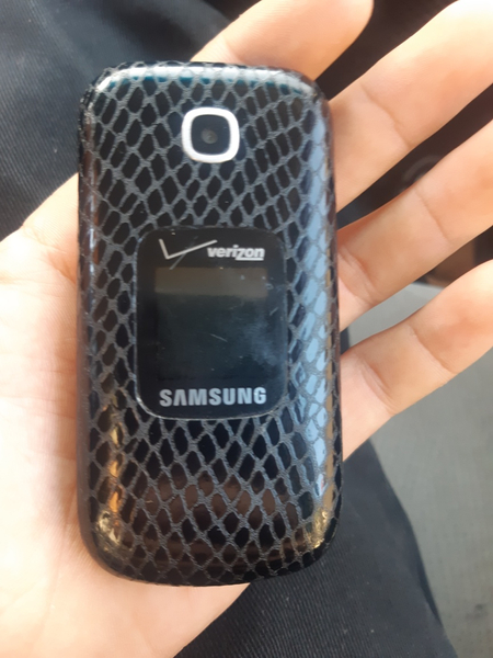 Samsung gusto 3 сотилади срочно