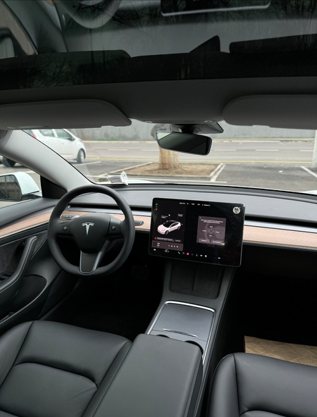 продаётся новый Tesla Model 3