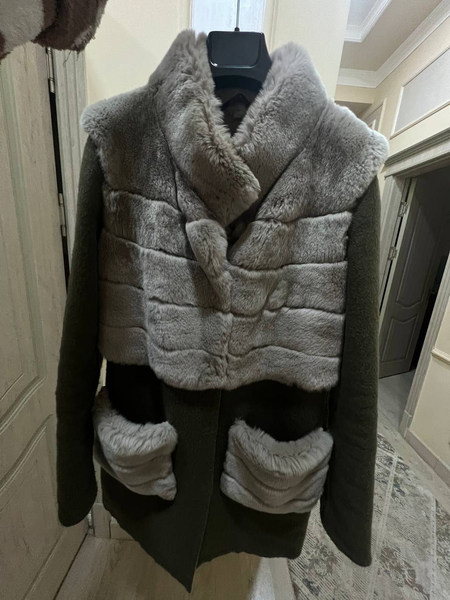 Пальто с натуральный мехом кролик