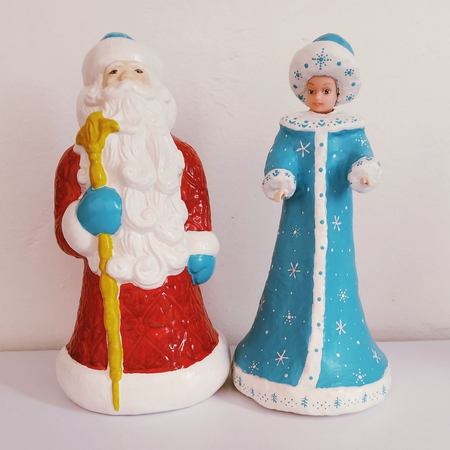 Дед Мороз и Снегурочка - новогодние игрушки.