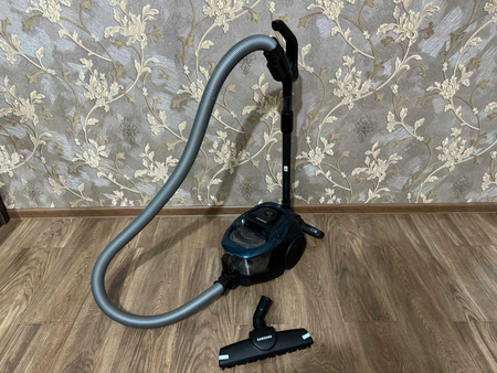 Новый пылесос Samsung VC18M31B0HN.