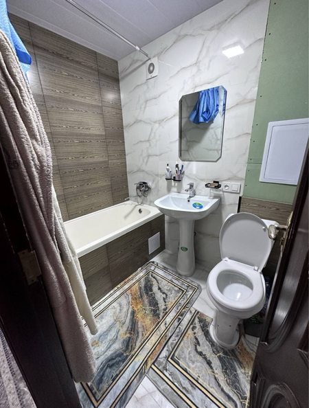 Чиланзар 4 МЕТРО Мирзо Улугбек 3/1/4 продается Квартира