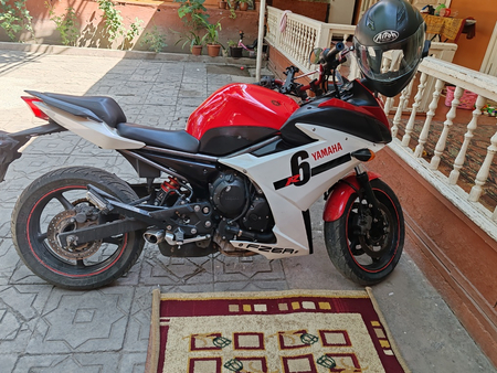 Yamaha fz6r sotiladi