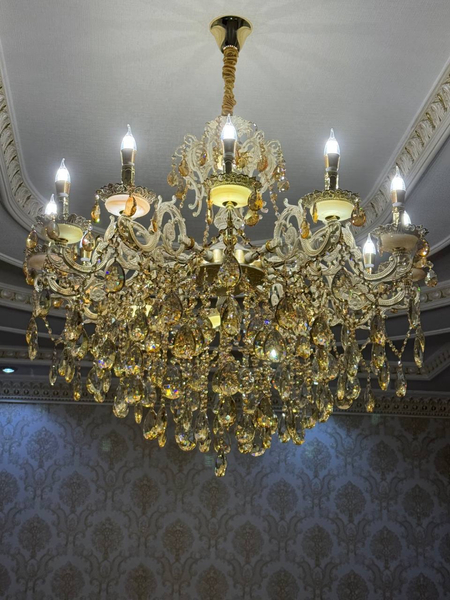 Классическая гостевая люстра