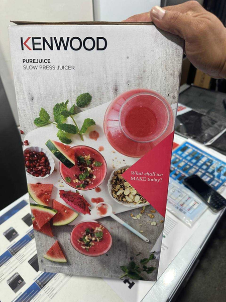 Шнековая Соковыжималка Kenwood JMP 601 SI с первых рук без переплат!