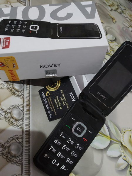 Novey A20R telefoni
