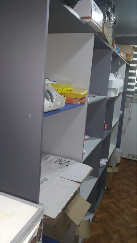 Мебель для клиники и частных клиник можно для магазина для торговли и