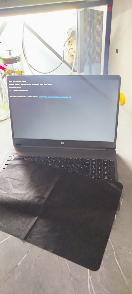Продам Ноутбук HP 15.6 Intel 4020