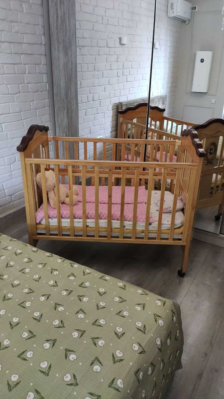 Продается детская кроватка из качественного дерева в хорошем состоянии