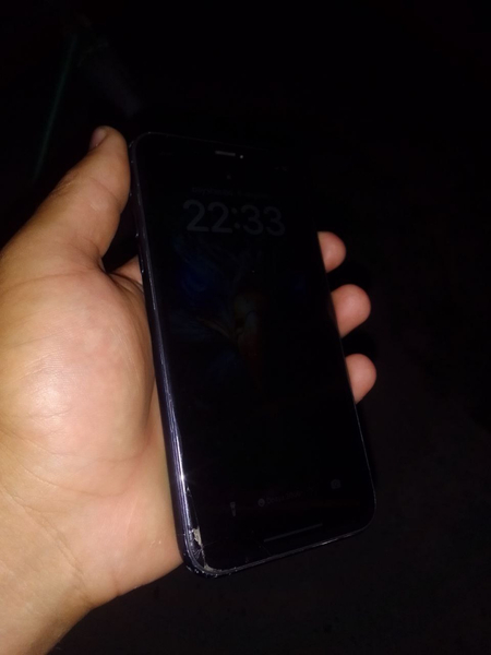 Iphone Xr yomkist 79% radnoy 64 talik aybi face ili rasmda aybi