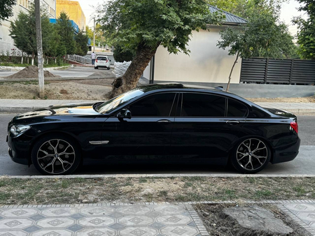 BMW 740 Long 2008 идеальный состояние