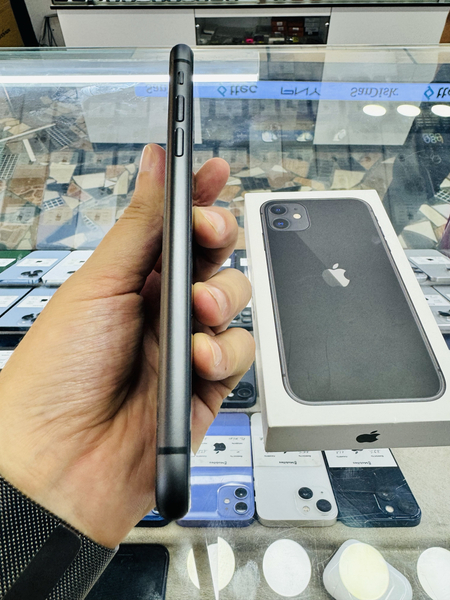 iPhone 11  128 gb black 97% ideal
