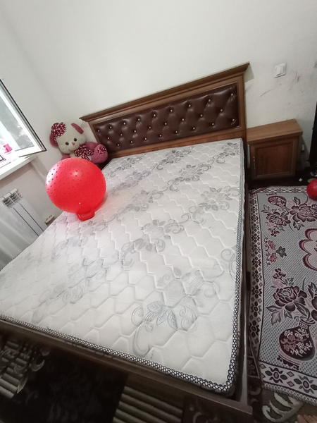 Кровать для спальни