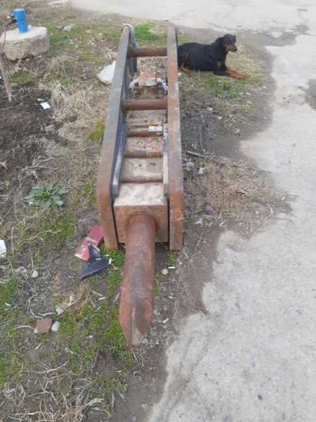 Продаётся гидромолот Komatsu (Япония).