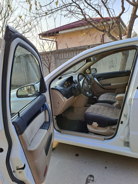 Chevrolet Nexia 3 yevro бежевый салон