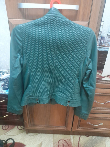 Продам брендовую куртку кожа