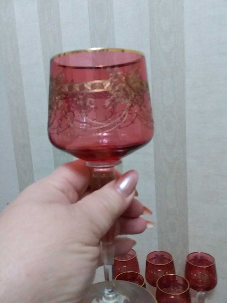 Высокие фужеры Чехословакия. Синие и рубиновые. Новые.