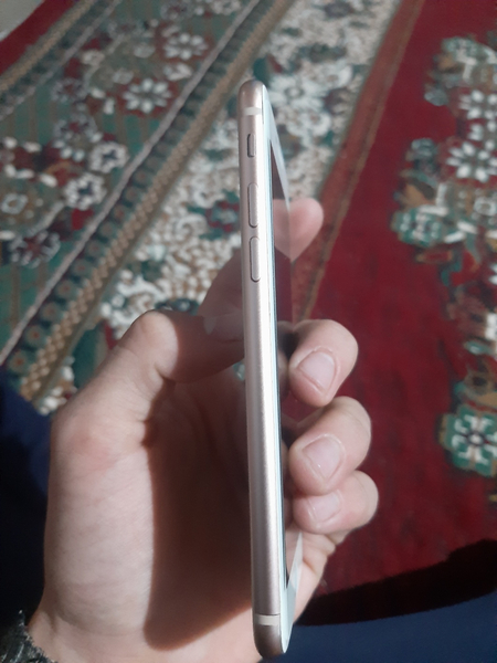 IPhone 8 udar xotira 64tali