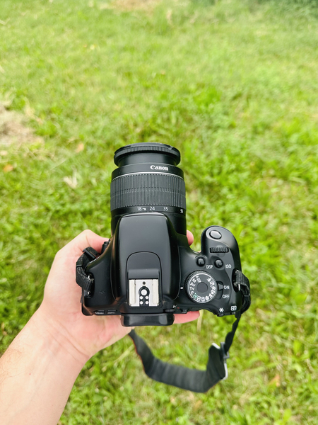 Canon EOS 600D, 18-55mm Kit лучший выбор для работы и семьи