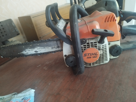 Benzinpila STIHL sotiladi.
