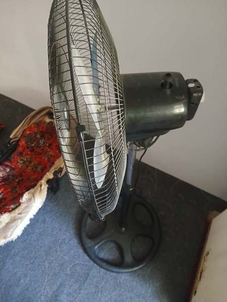 Vintilyator sotiladi xolati yaxshi zor ishlaydi