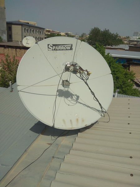 2 ta Sputnik antena sotiladi kichkina kotta