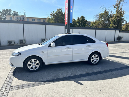 Lasetti 2018 yil kraska toza 135000 yurgan