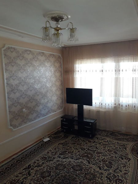 2 хонали,Шарк бозорча томонда жойлашган квартира ижарага берилади