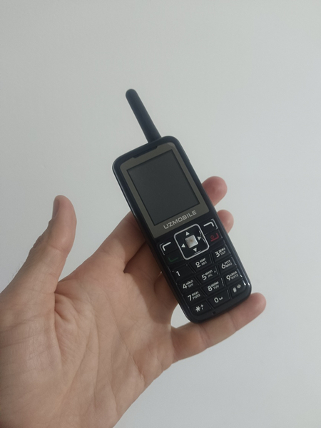 Uzmobile B5 CDMA 95 li tushadi Ishlashi zo\\\'r.