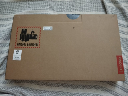 Novutbuk Lenovo 8,128